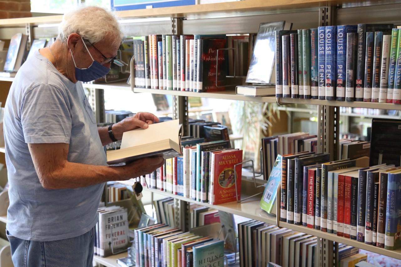 Darien Library offers list of summer’s hottest reads