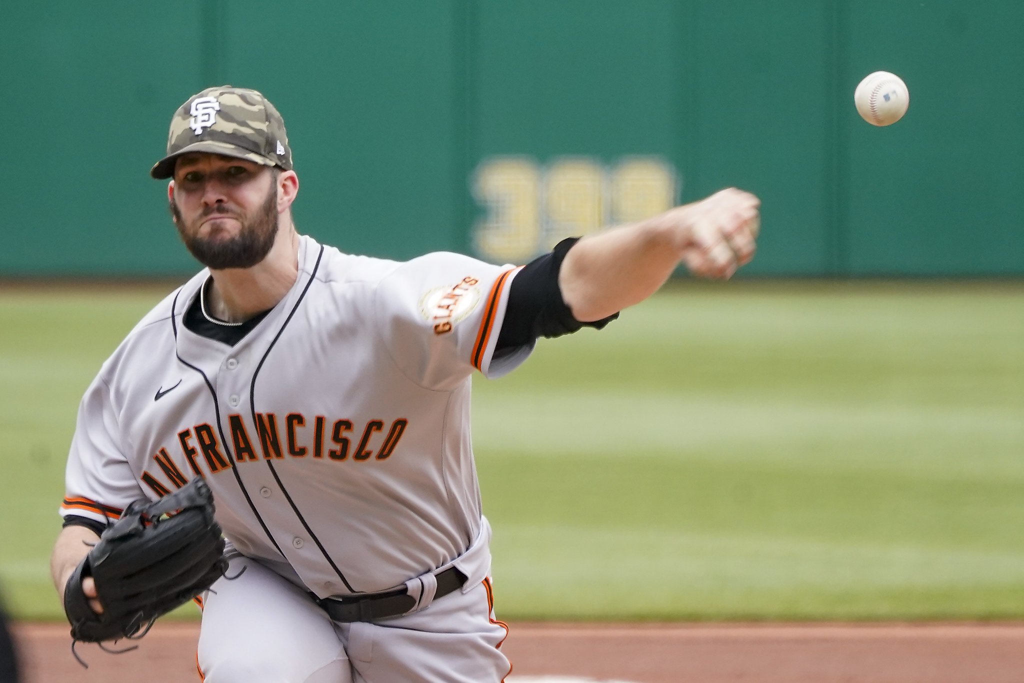 Big rivalry, big series: Red-hot Giants return home to face world ...