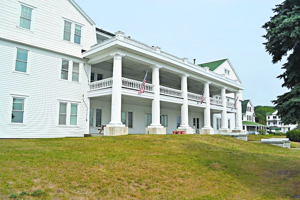 Onekama kicks off summer with Portage Lake Association's summer social