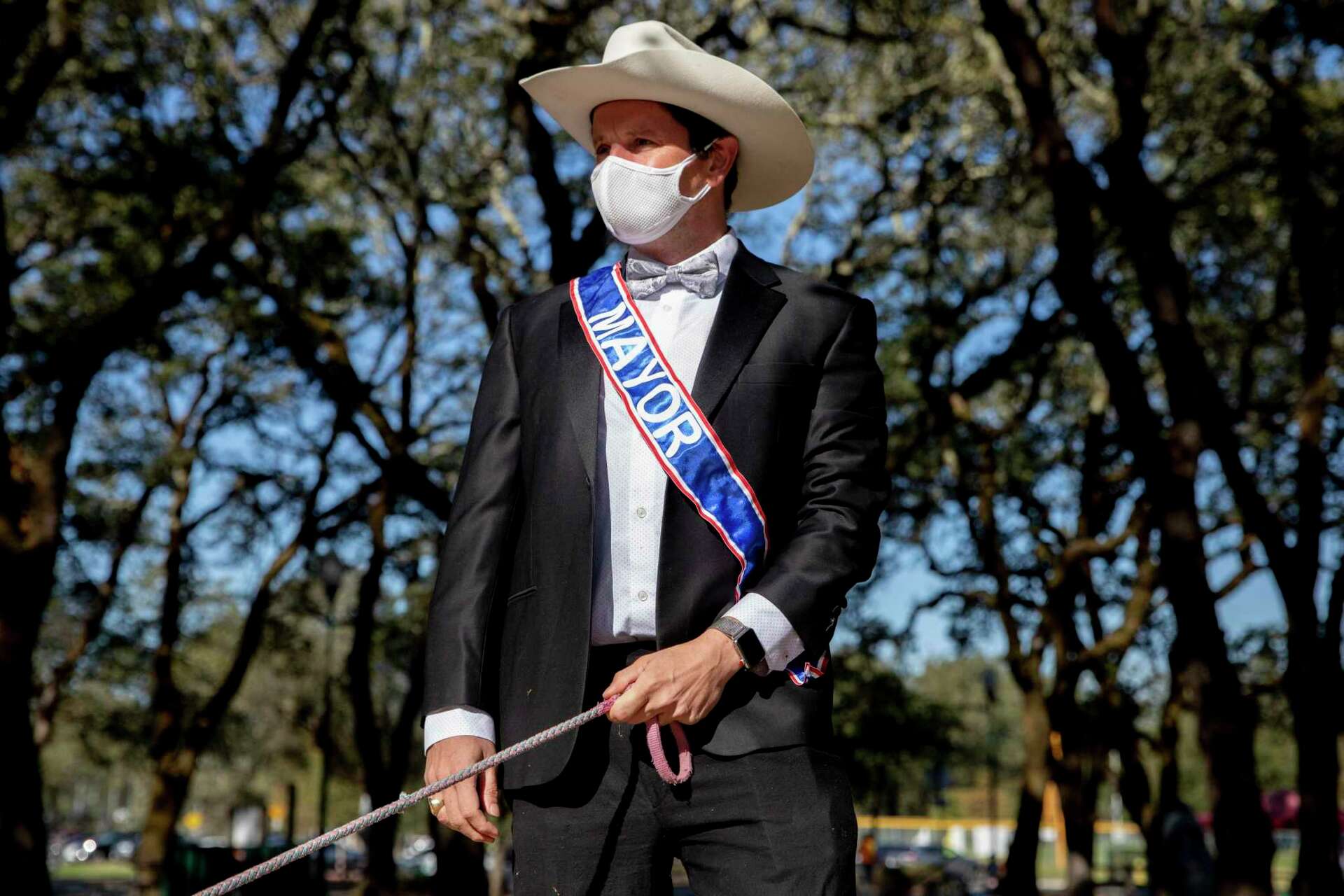 Police raid Windsor home of former Mayor Dominic Foppoli in sexual ...