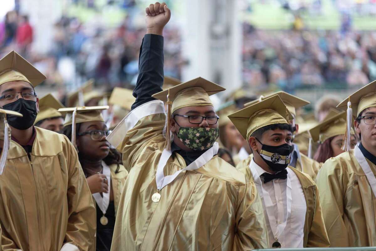 Conroe High graduates 1,000 tigers in class of 2021