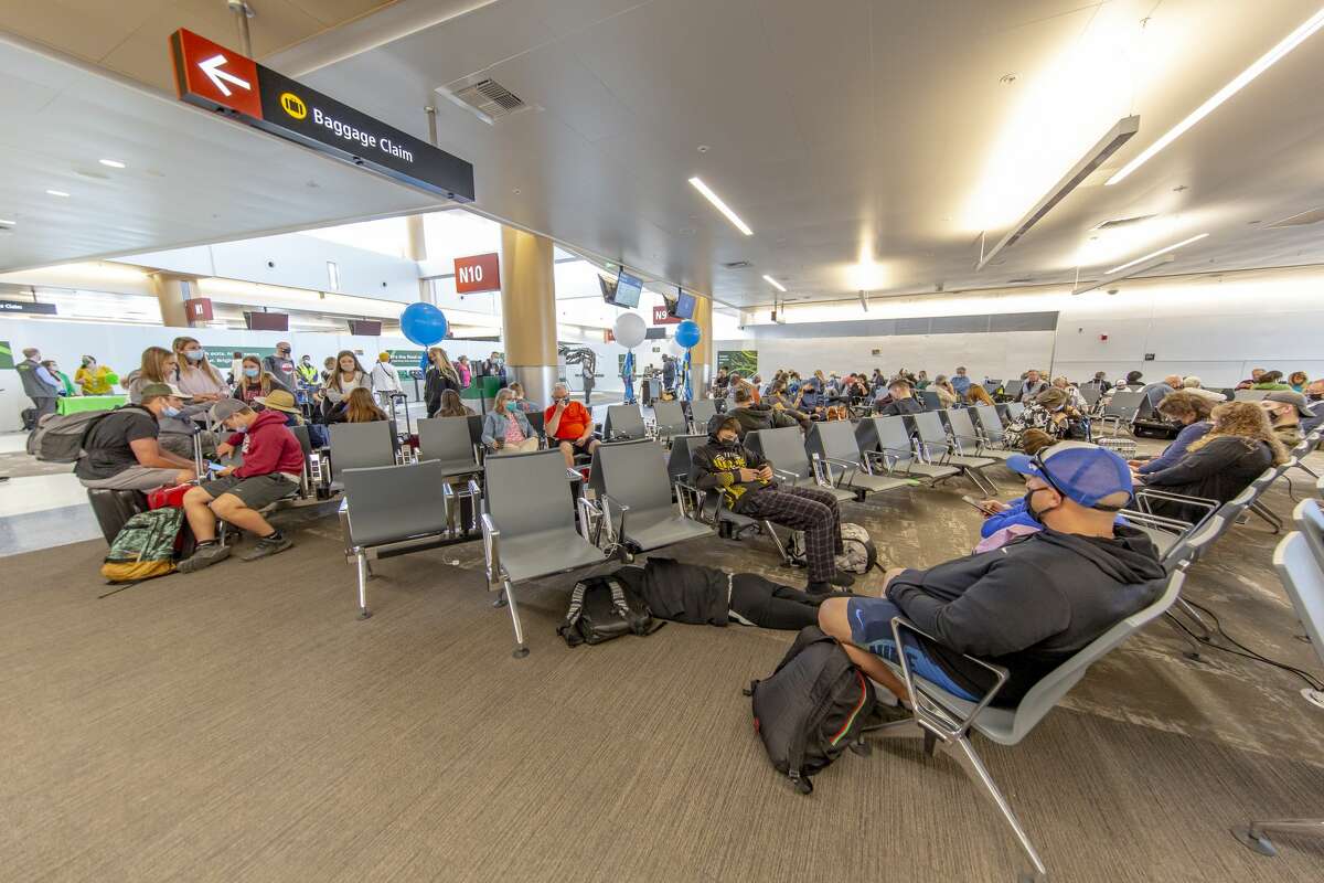New gates in Sea-Tac Airport's renovated North Satellite open for ...