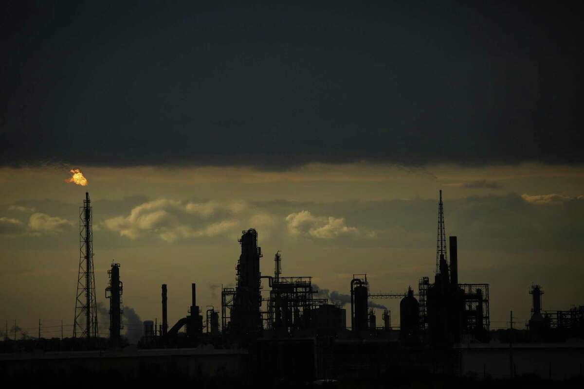 Valero goes ‘all-in’ on renewable diesel, carbon capture