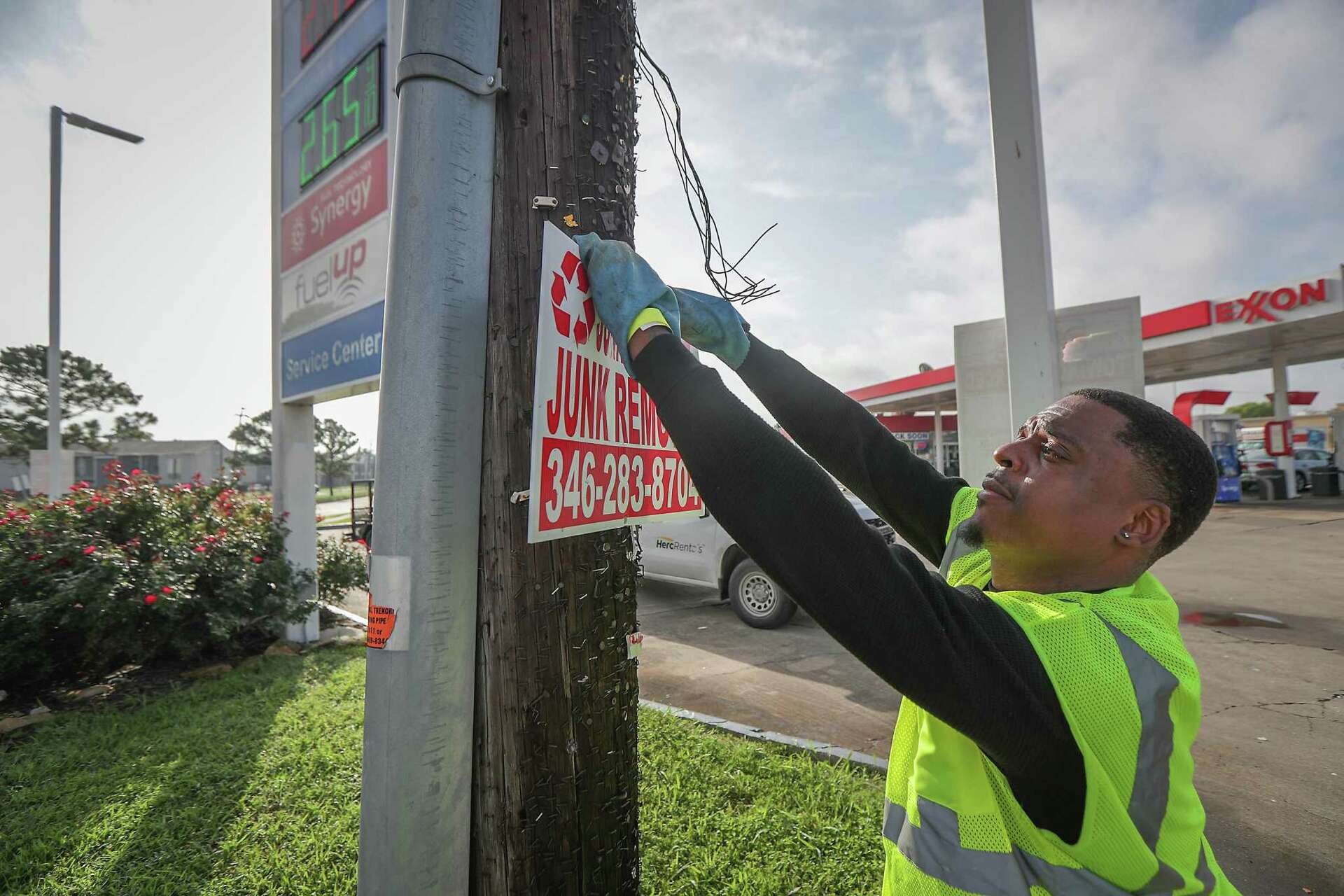 Houston's full of illegal bandit signs. What are they?