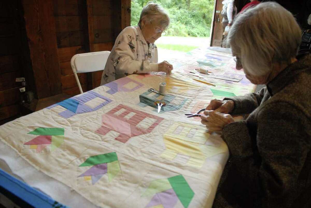 In old-fashioned fashion, Sunday at Pruyn House