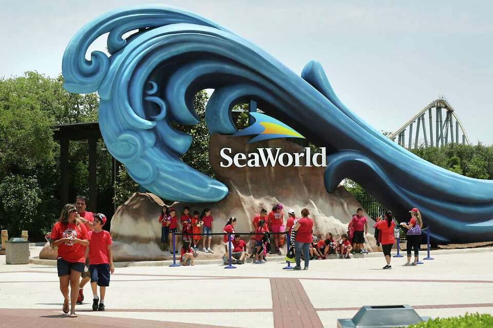 Free SeaWorld San Antonio tickets for veterans, their families