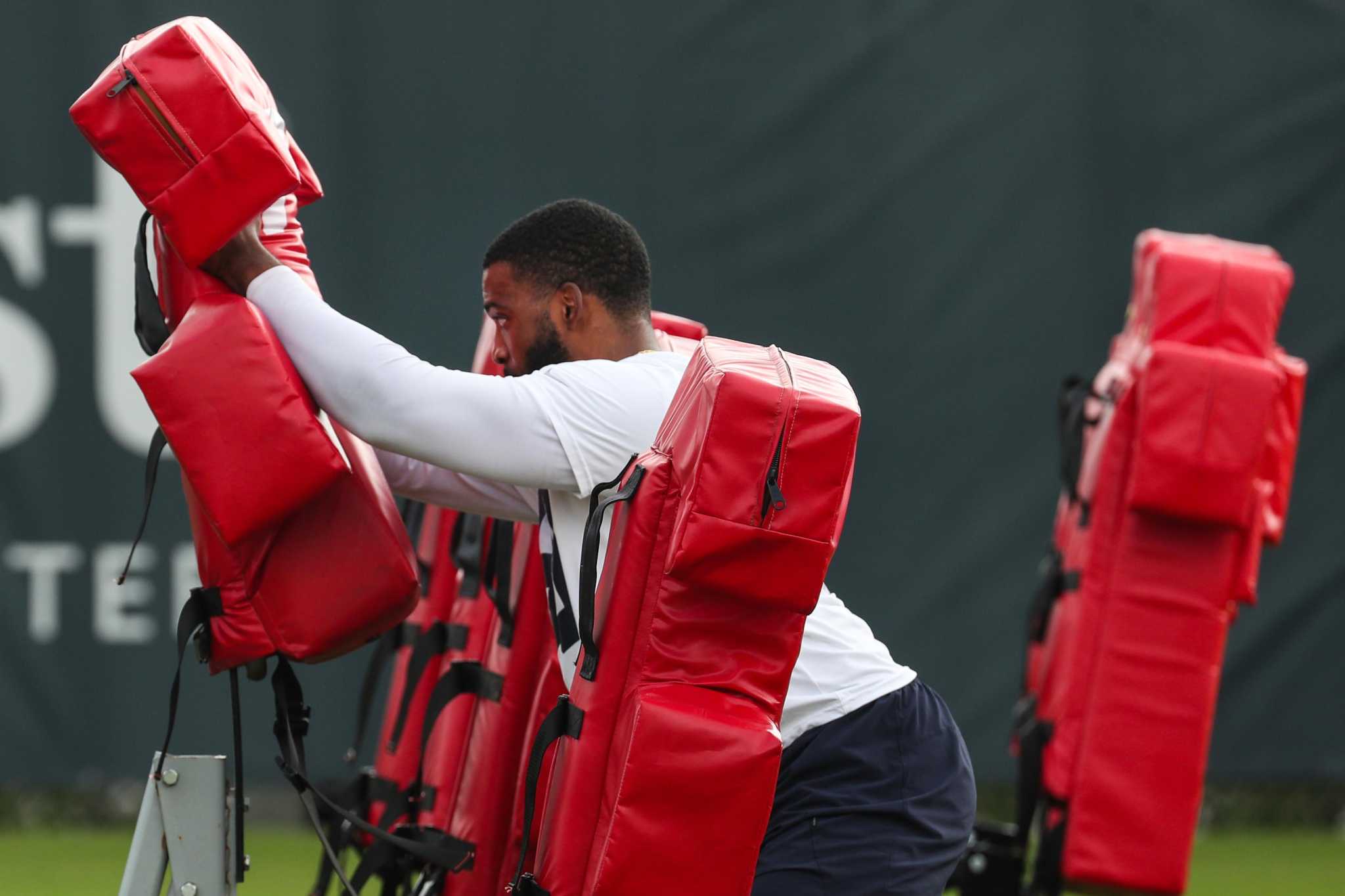 Texans defensive end Jordan Jenkins a healthy scratch again vs. Bills