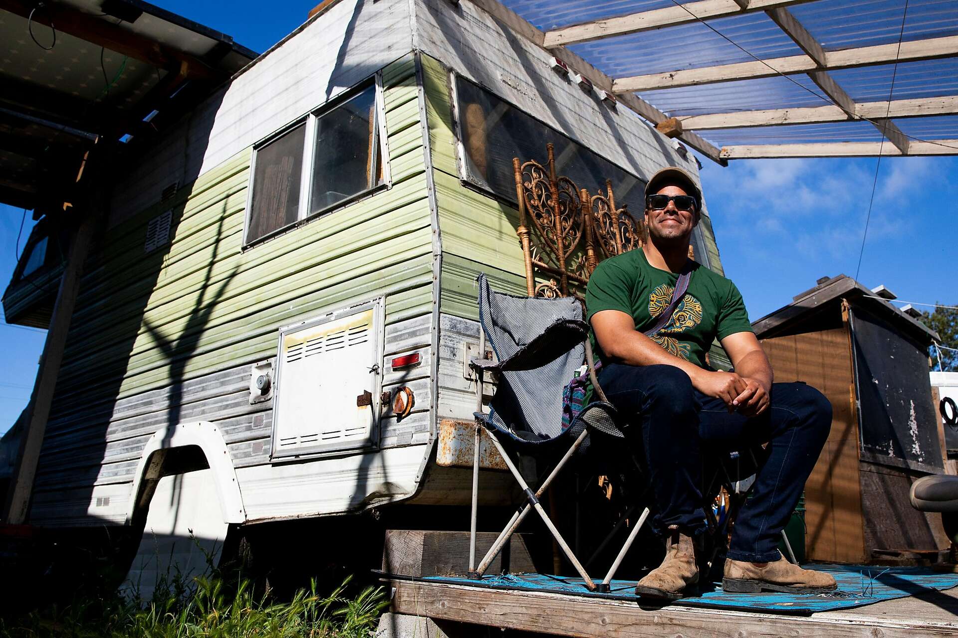 Oakland’s new push to stem homelessness: make RVs and tiny homes legal ...