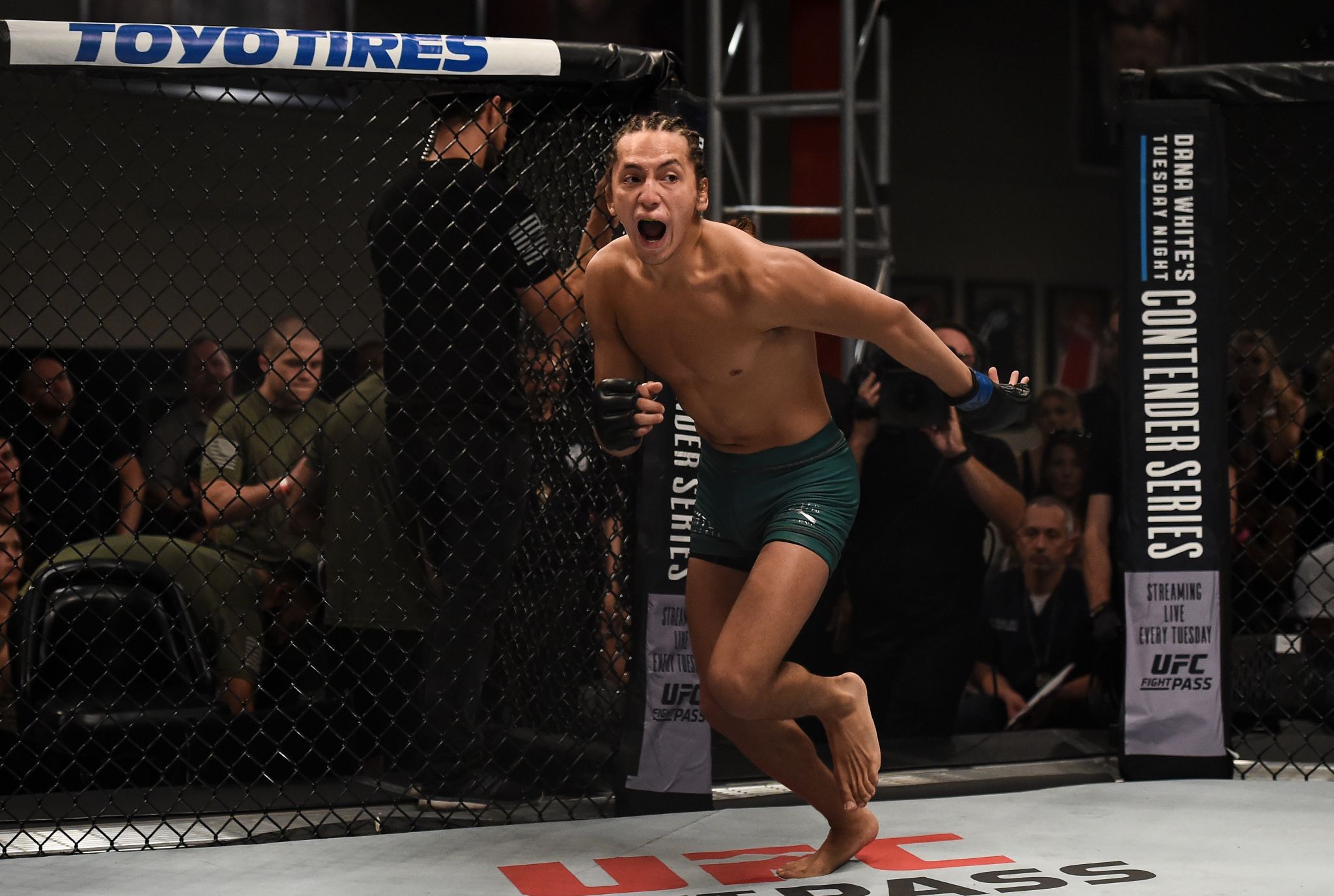 Houston’s Ricky Turcios looks like show-stealer on UFC's 'The Ultimate ...