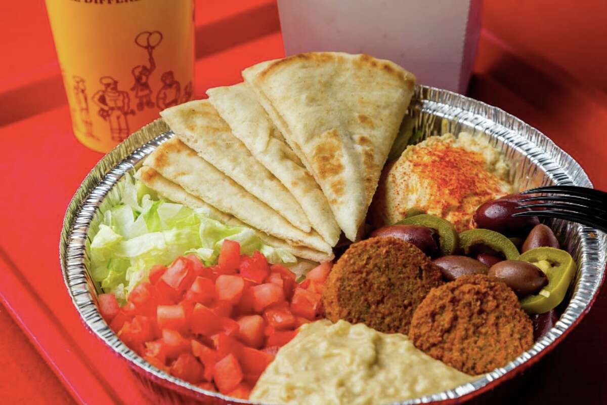 Retail wrap: Halal Guys, Dave’s Hot Chicken expand in Houston
