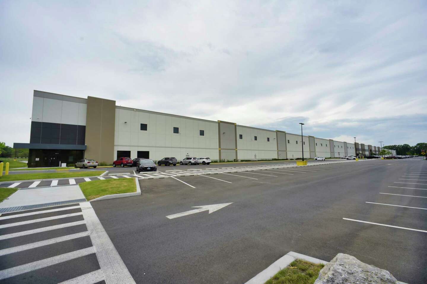 Plans for fulfillment center approved by town planning officials on ...