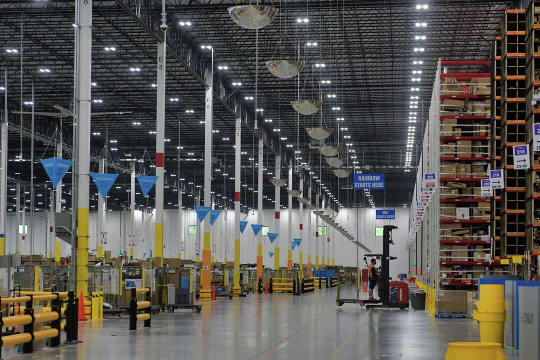 Plans for fulfillment center approved by town planning officials on ...