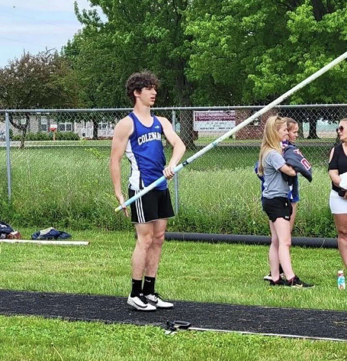 Coleman's Biers wins state title in pole vault