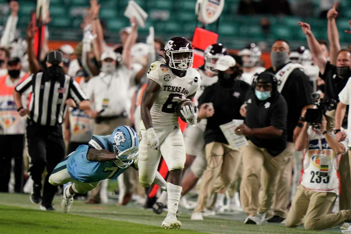 Devon Achane on fast track at A&M thanks to Jimbo Fisher, Pat Henry
