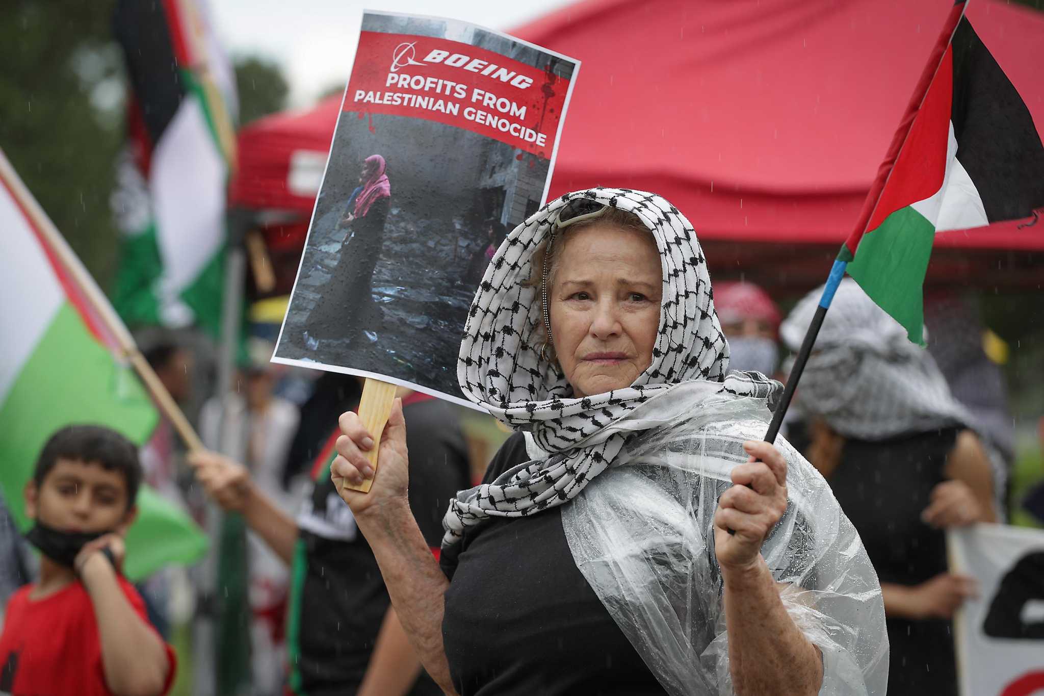 Boeing protest draws hundreds in Clear Lake