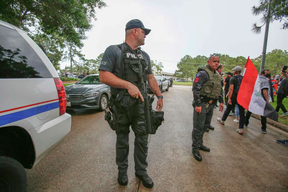 Boeing protest draws hundreds in Clear Lake