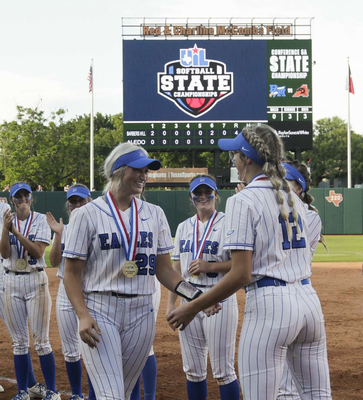 Sophia Simpson leads Barbers Hill to first state title