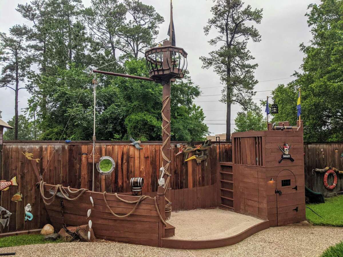 Houston ‘tinkerer’ builds crazy-cool pirate ship playground for his ...