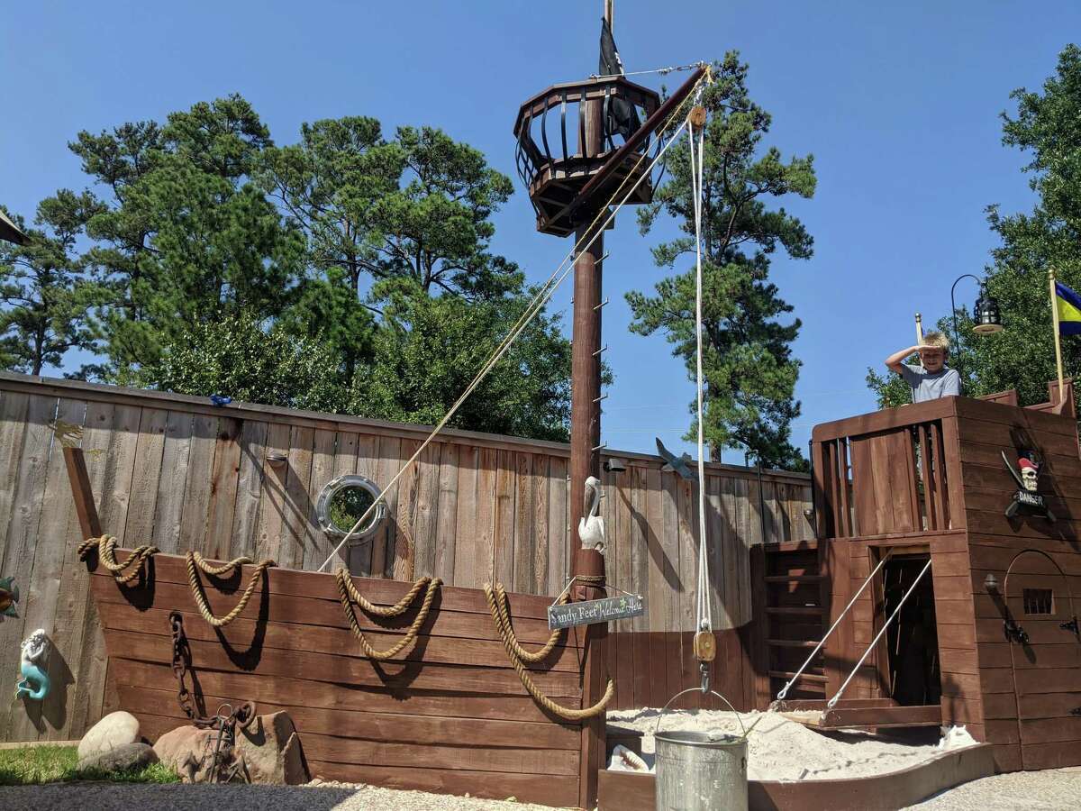 Houston ‘tinkerer’ builds crazy-cool pirate ship playground for his ...