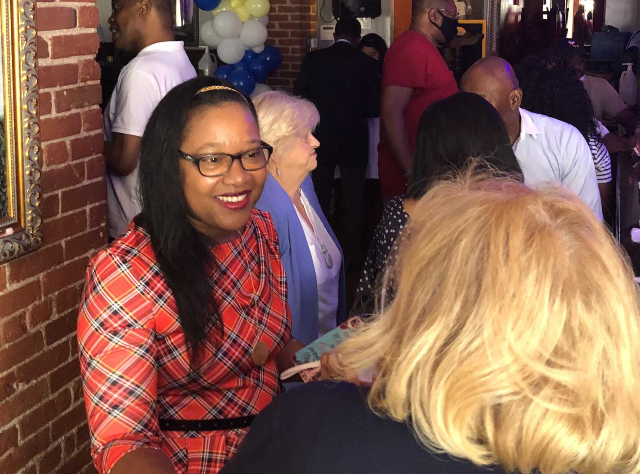 Stratford mayoral candidates hold dueling fundraisers