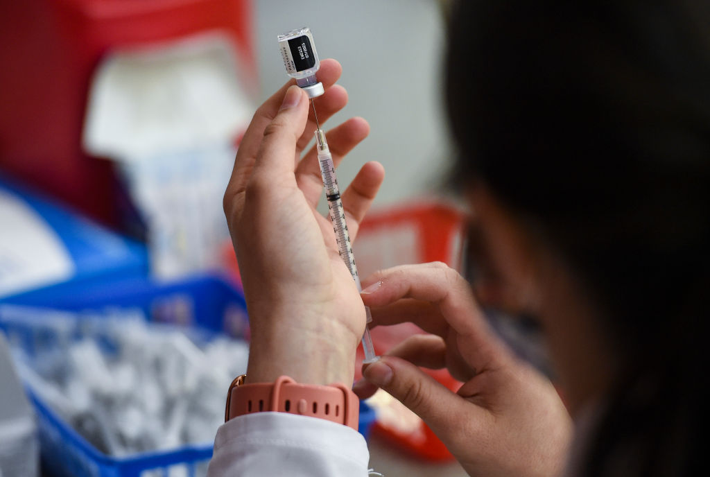 'Night Shots': Rite Aid to extend pharmacy hours for vaccine ...