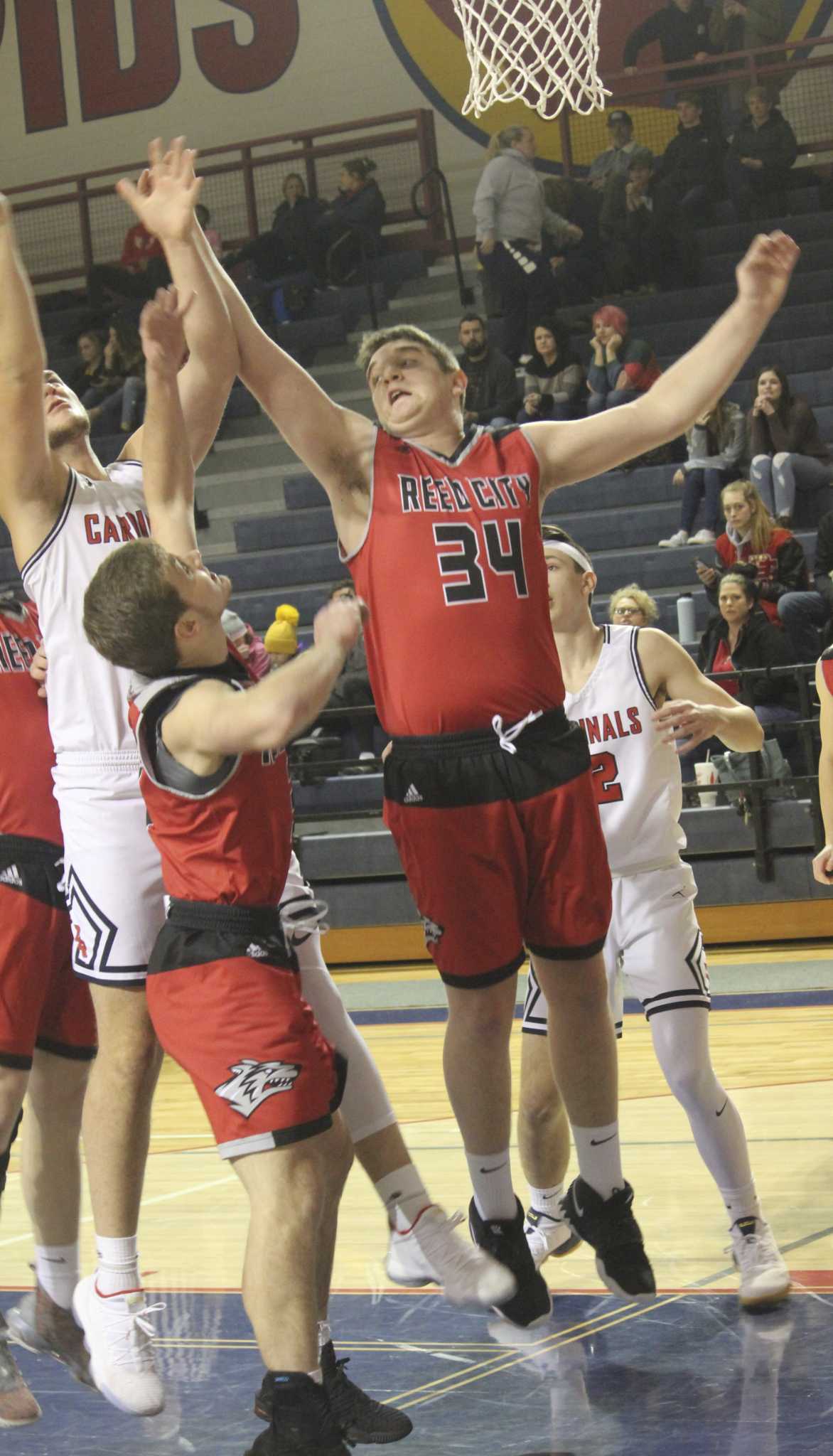 Ernst takes look at Reed City basketball team