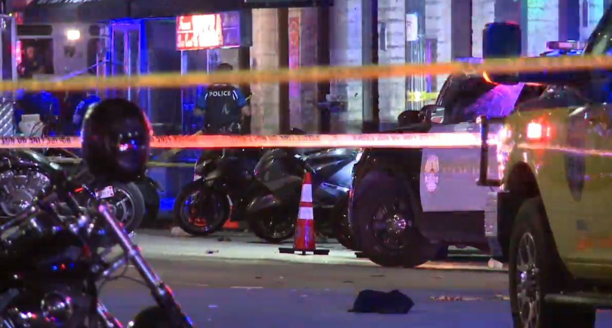 Police: Attacker wounds 13 in Austin shooting and escapes