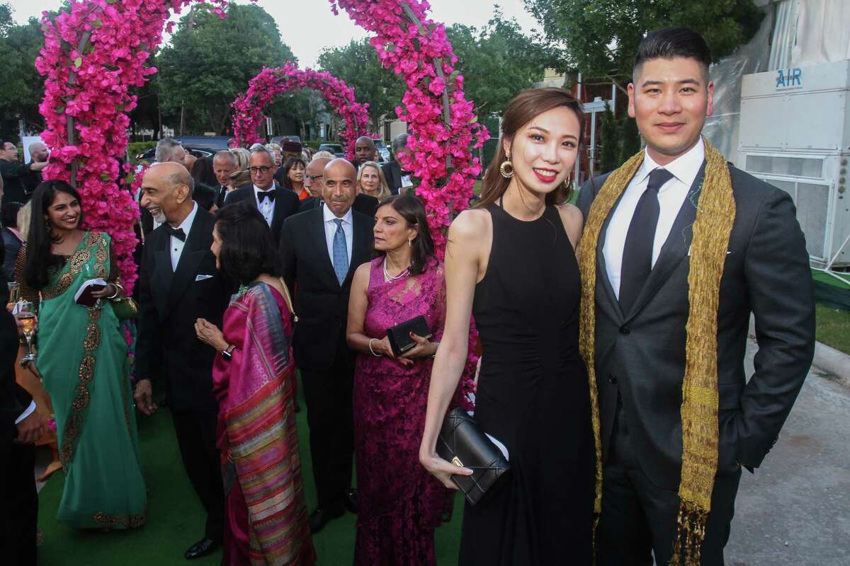 'Incredible India' Tiger Ball raises $1.3 million for Asia Society ...
