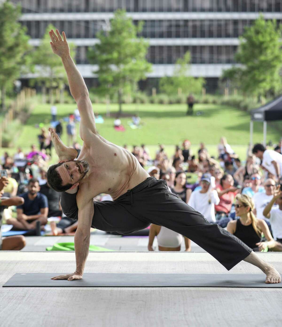 Hindus of Greater Houston creates scholarships for Black yogis on ...