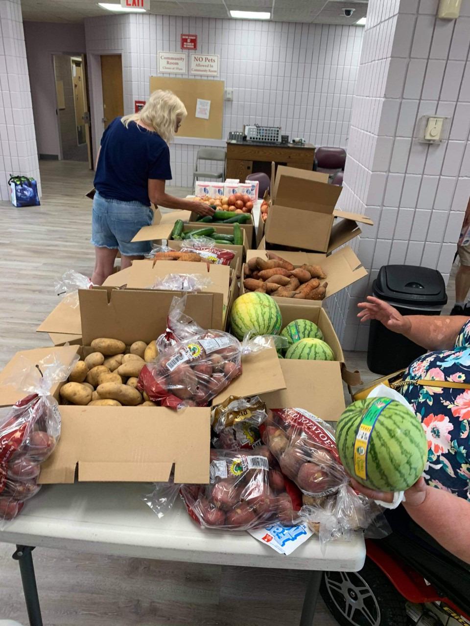 More than 1,600 free food boxes distributed at Torrington event