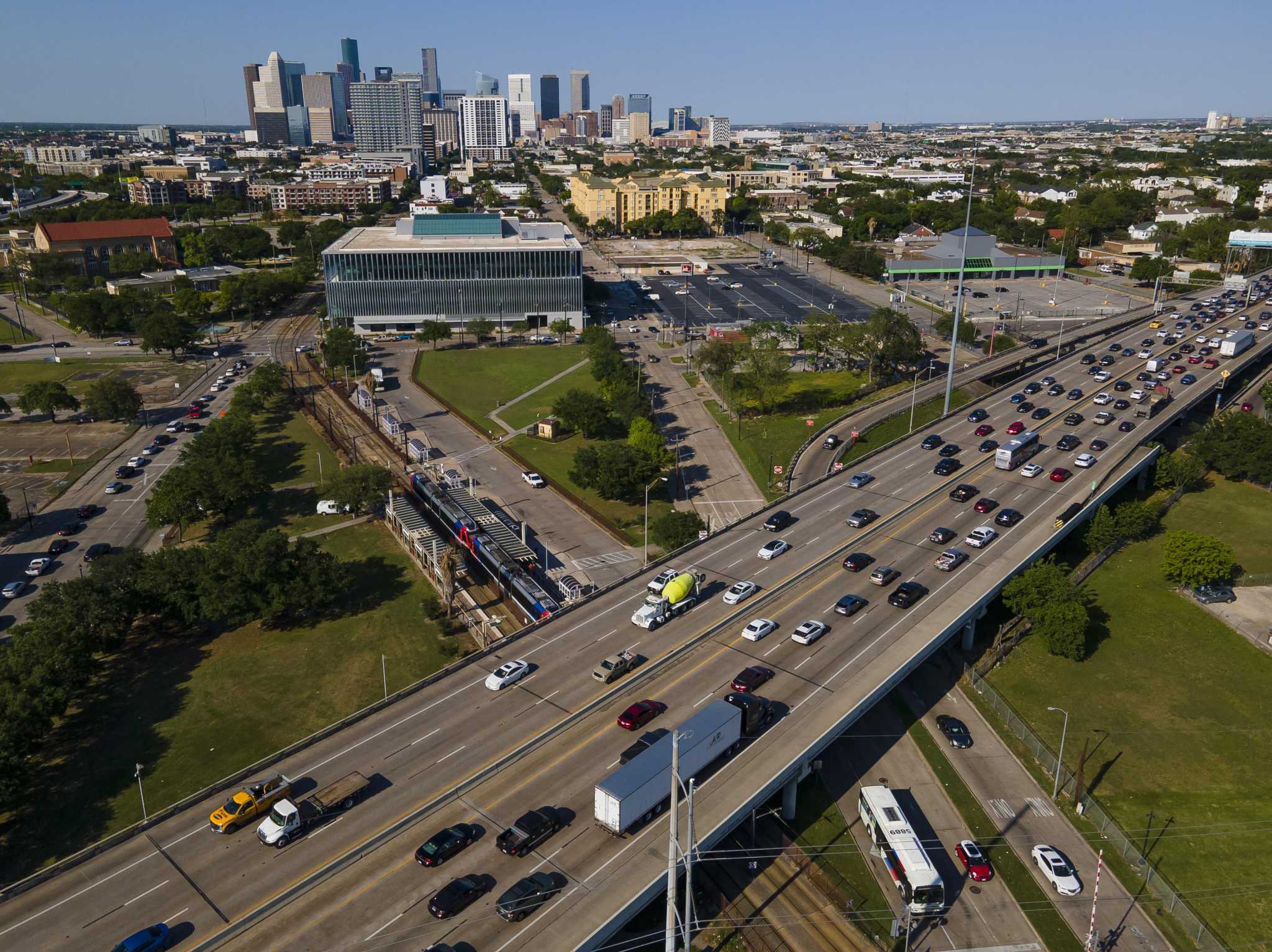 TxDOT, Houston, Harris County agree on I-45 rebuild; roadblocks remain