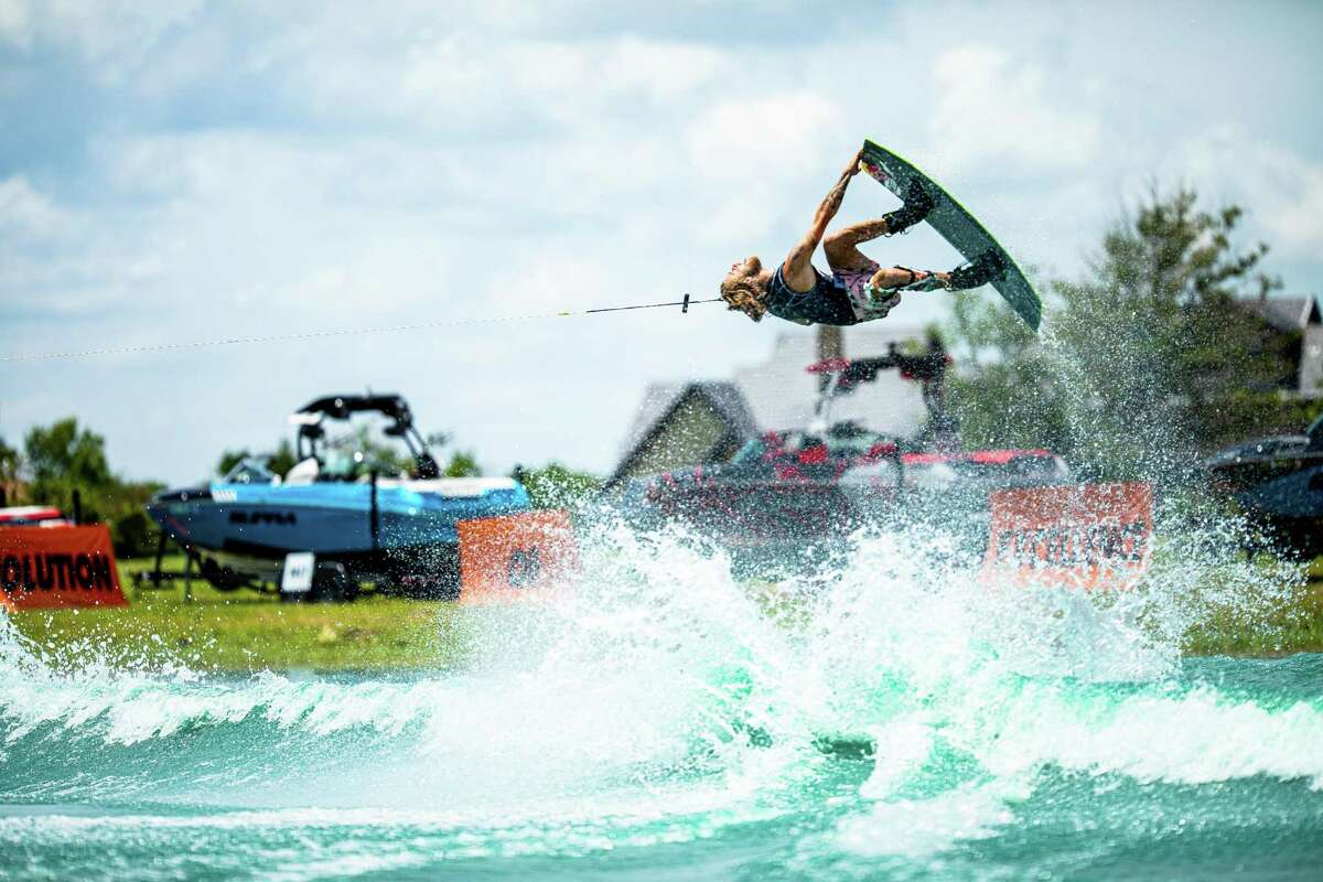 Brown tops elite competition at Pro Wake Tour opener in Katy