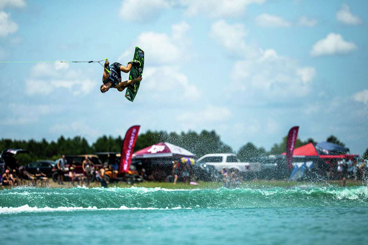 Brown tops elite competition at Pro Wake Tour opener in Katy