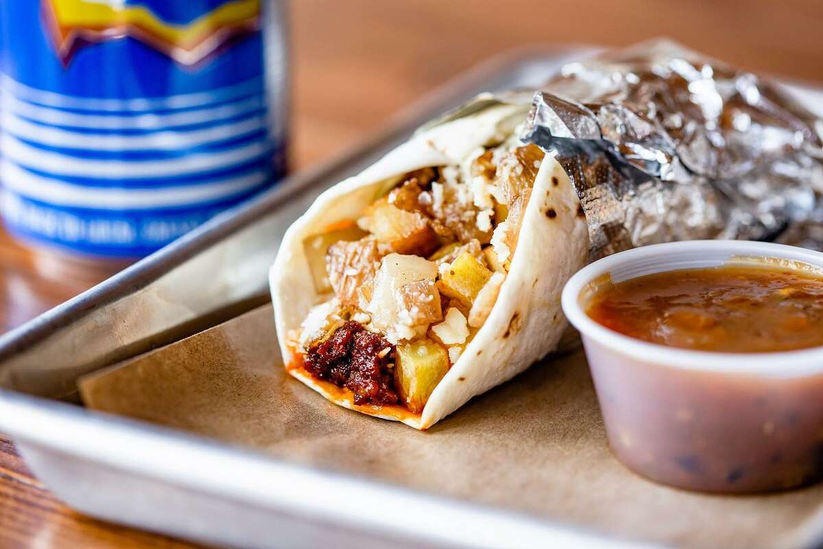 PKL Social brings new outdoor patio, pickleball courts to Houston