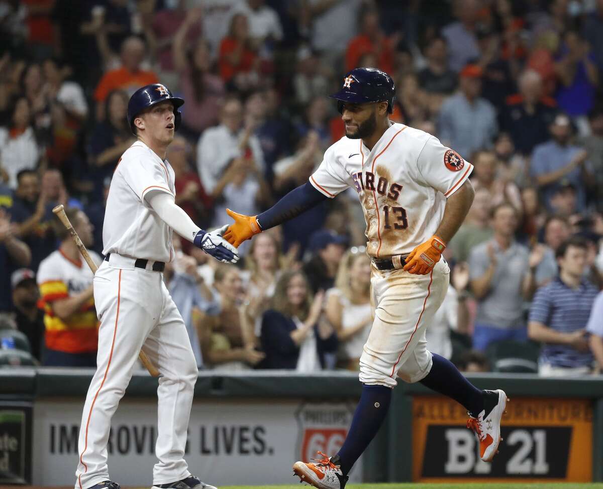 Astros pounce on White Sox for series-opening win