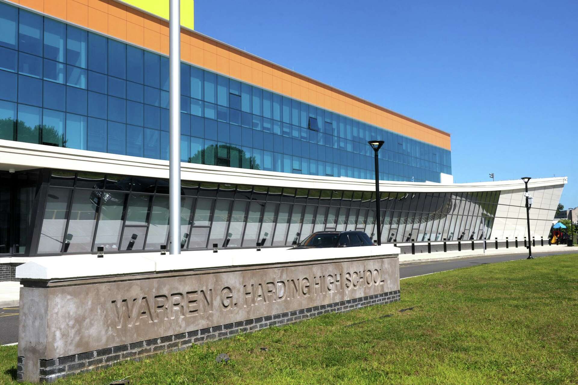 Bridgeport administrator sues school board over demotion: Lawsuit