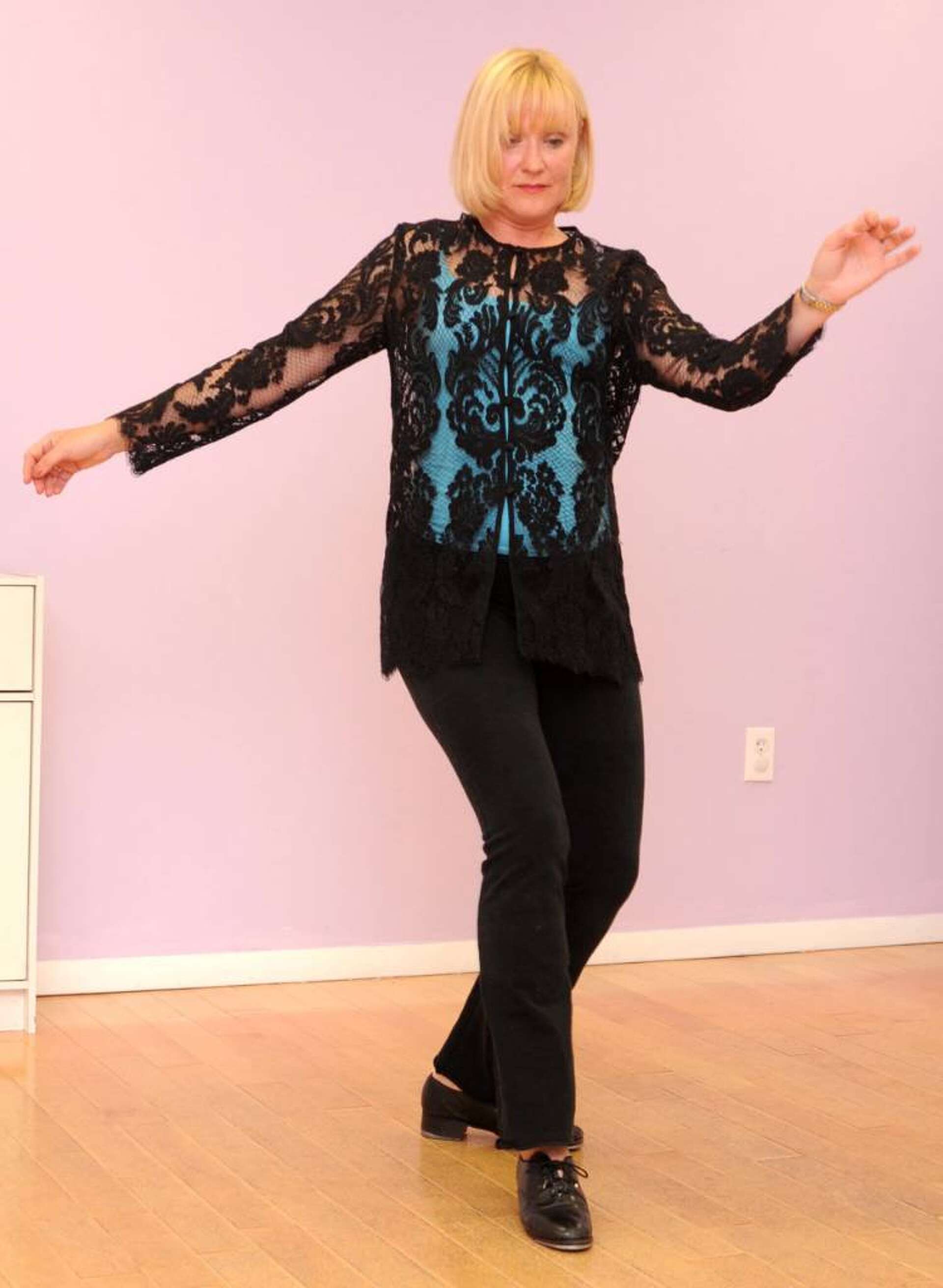 Tap dance pro teaching in Danbury area again