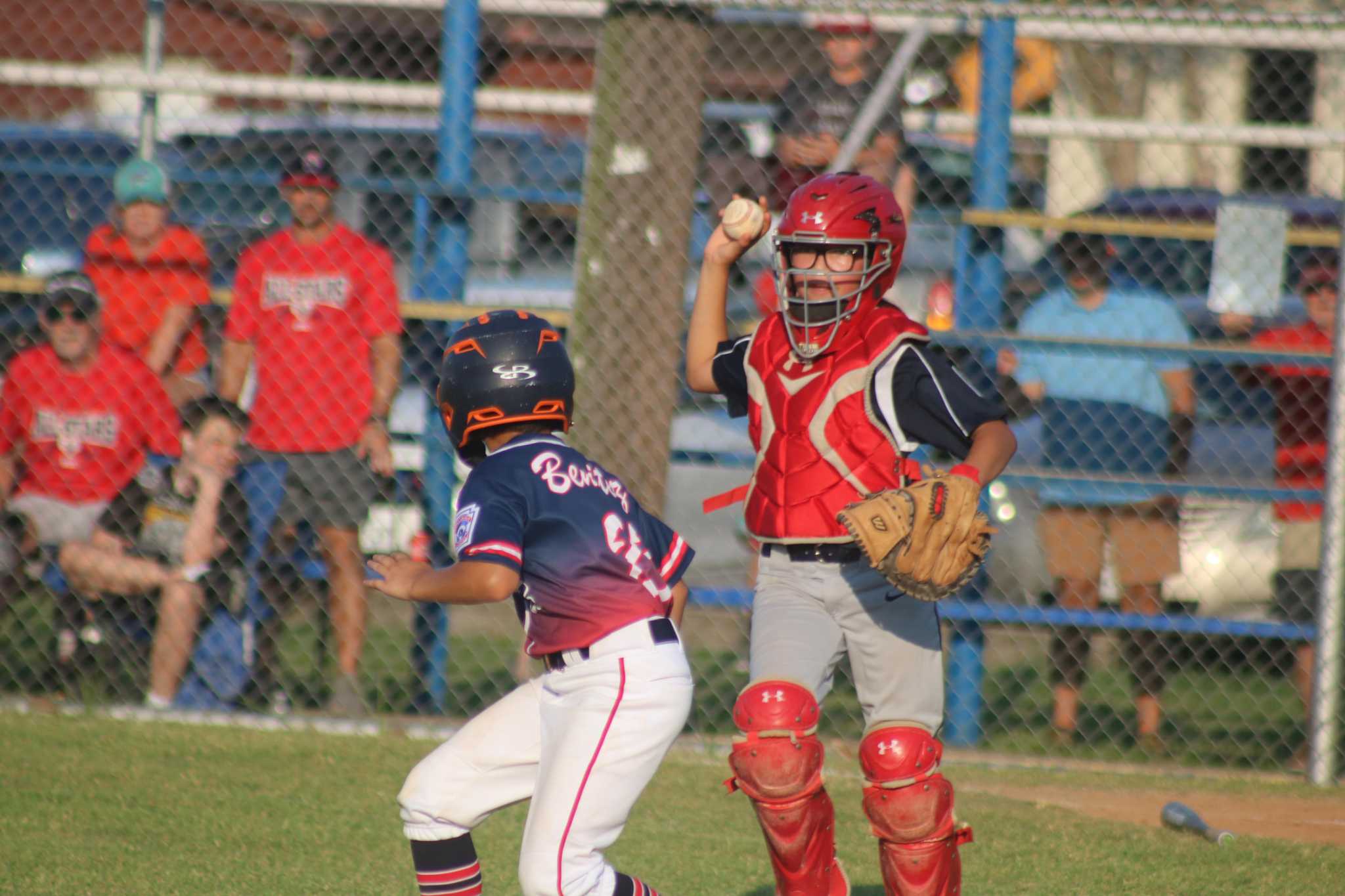 Bayside’s Stoffle keeps team in hunt for 10s district title