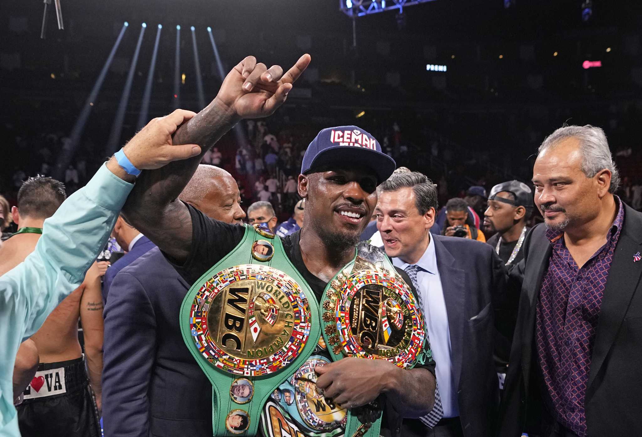 Houston boxer Jermall Charlo accused of stealing San Antonio waitress' tips