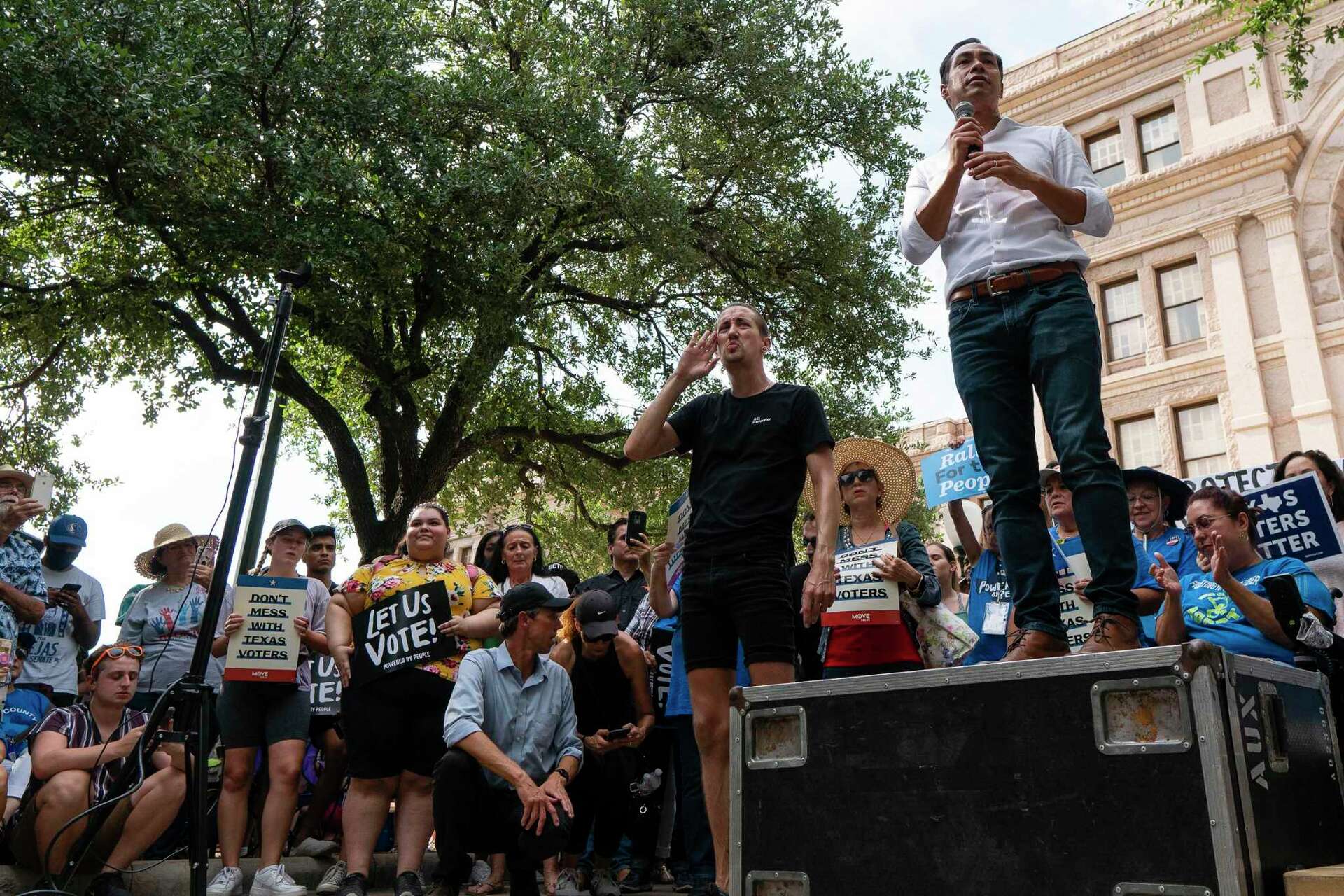Democrats rally at Texas Capitol for federal voting rights legislation