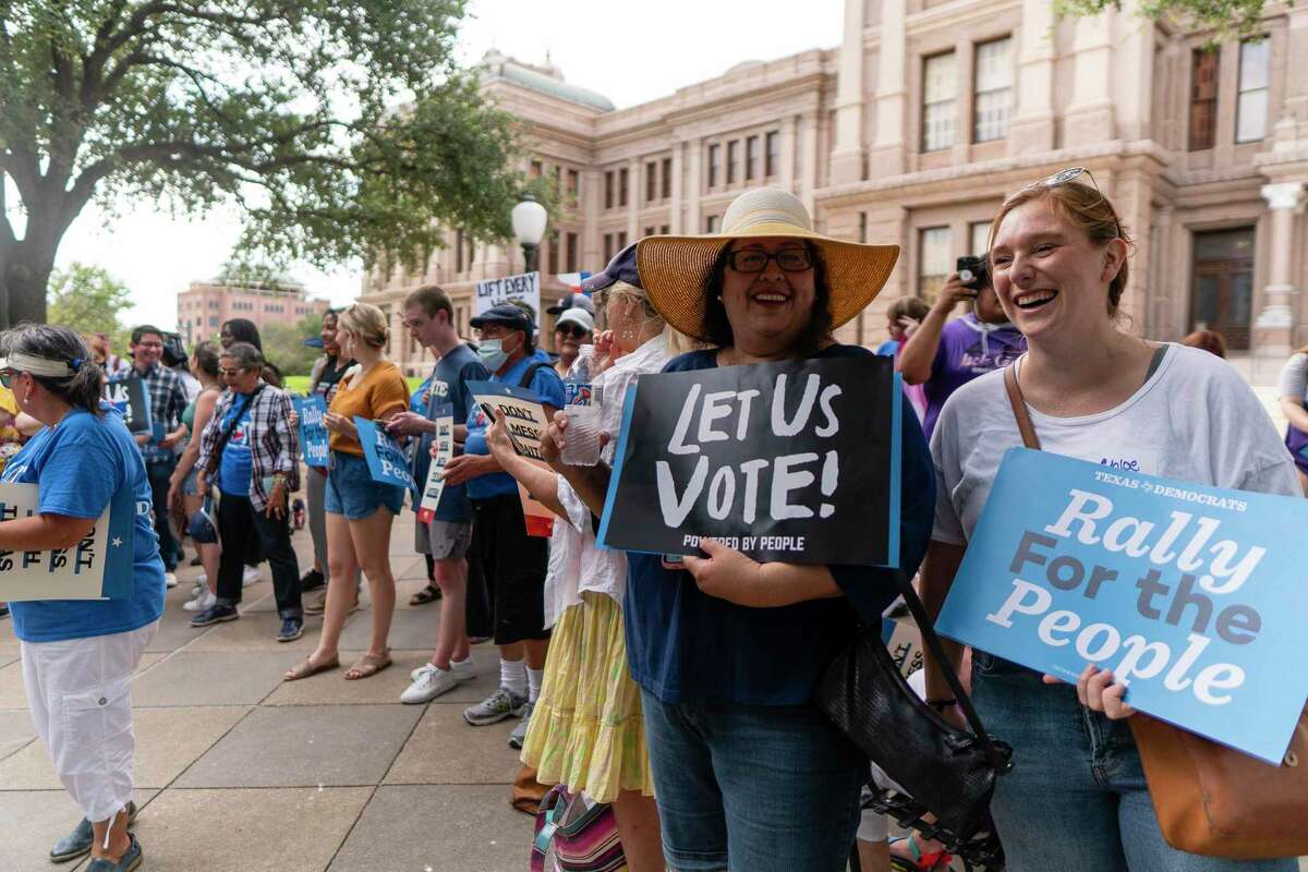 Democrats rally at Texas Capitol for federal voting rights legislation