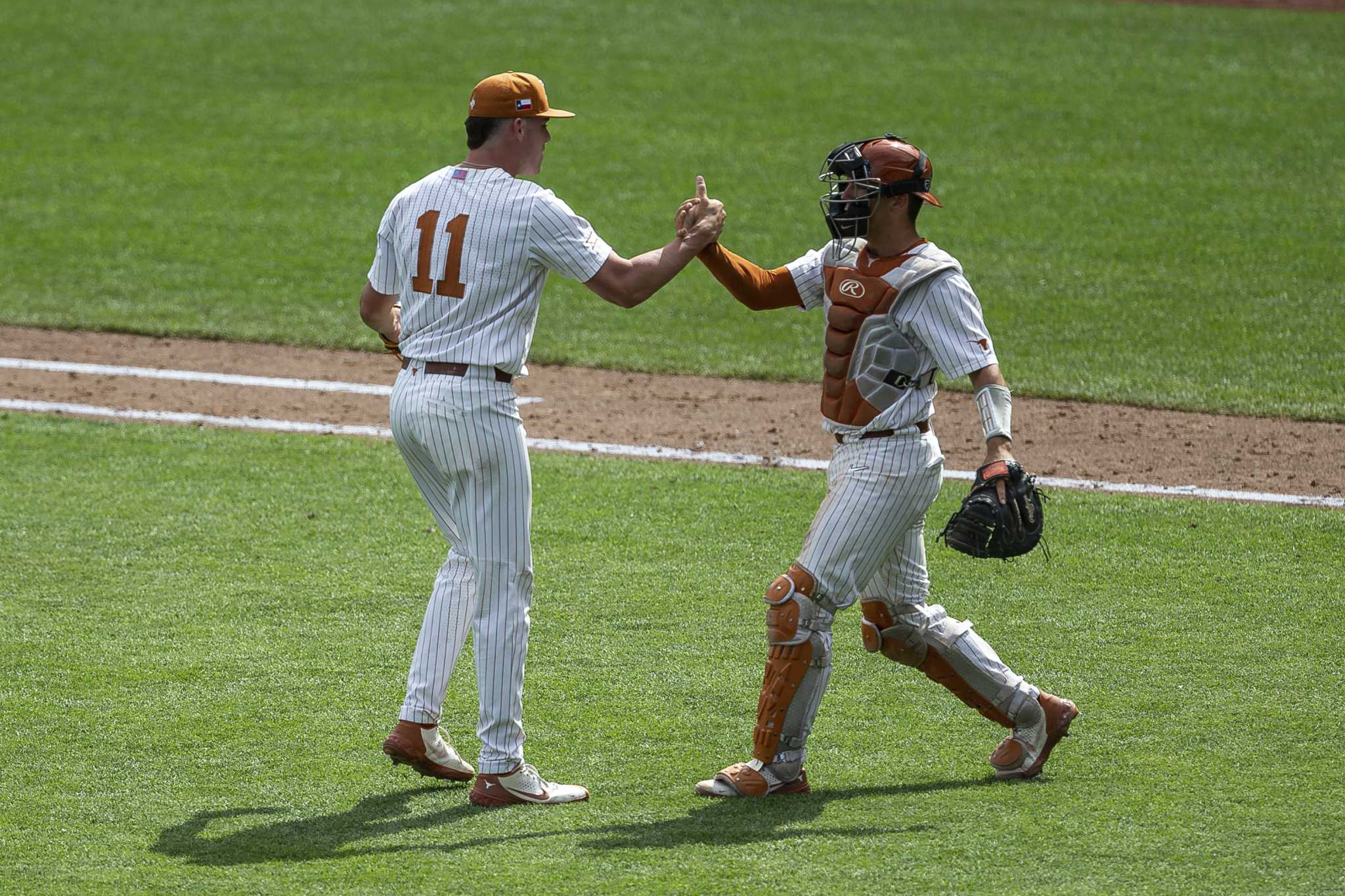 Former Episcopal star Tanner Witt keeps Texas alive in CWS