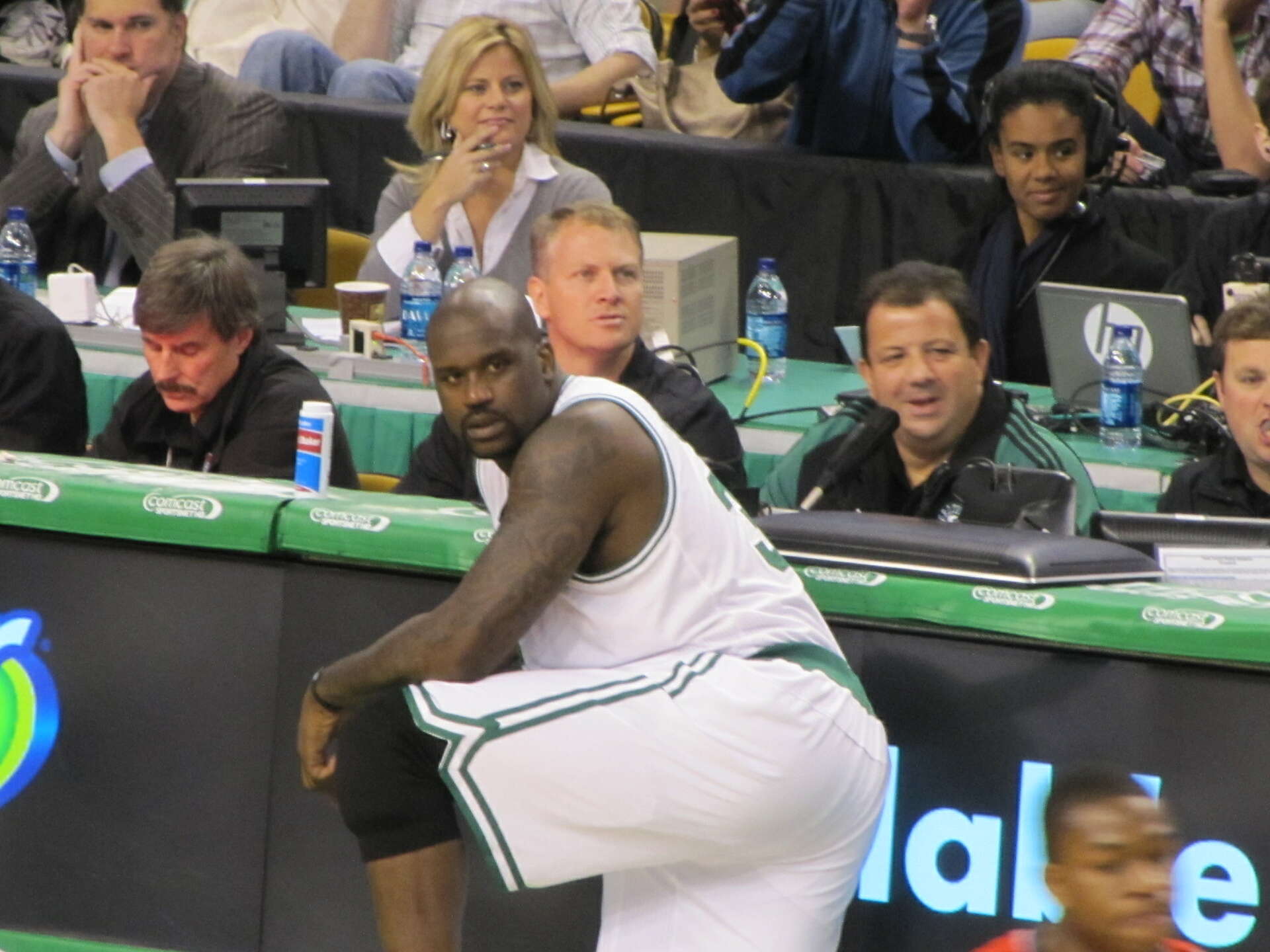 NBA legend Shaq poses with 'Alton Giant', world's tallest man who died ...