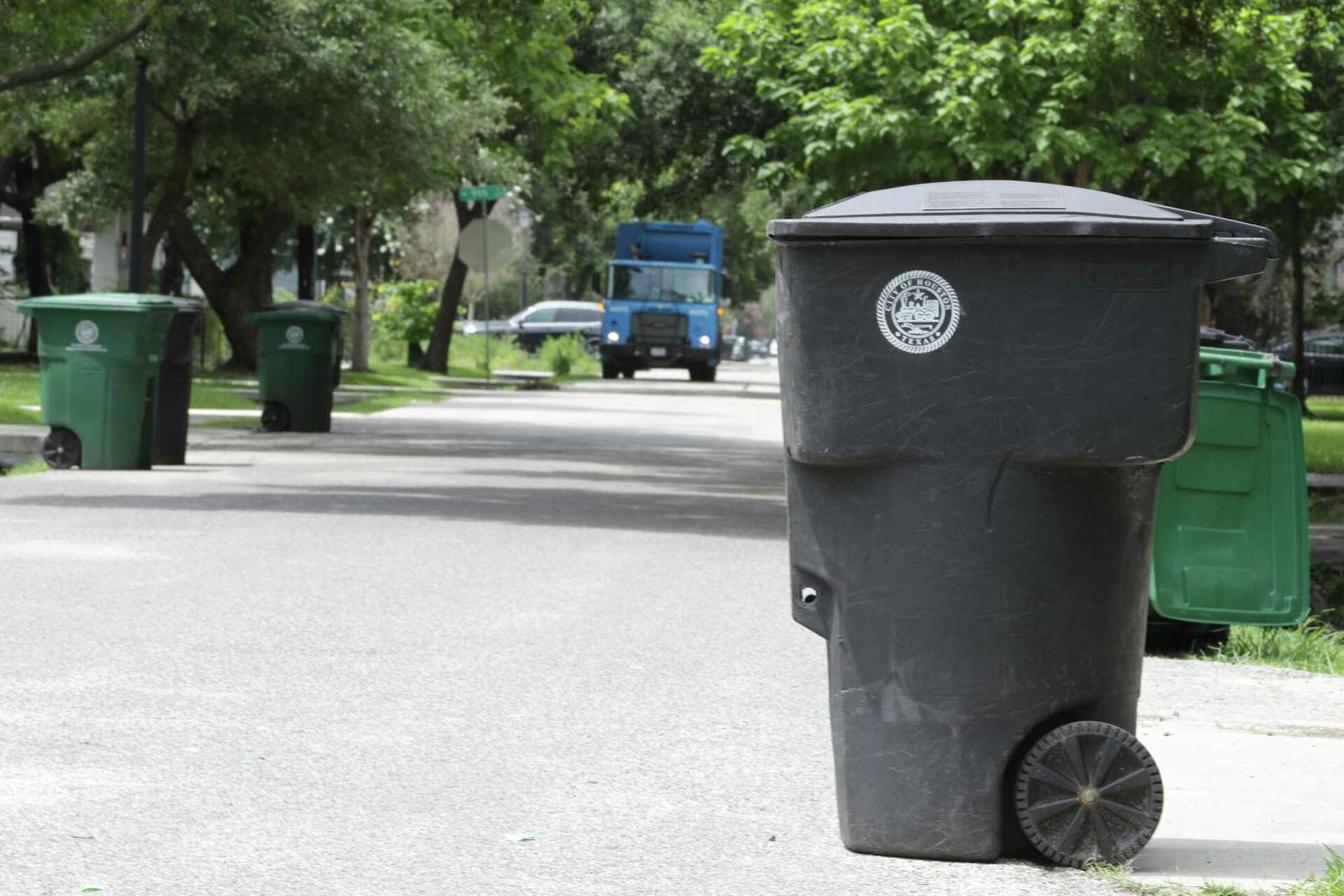 Houston trash pickup is often late – even for Mayor Whitmire