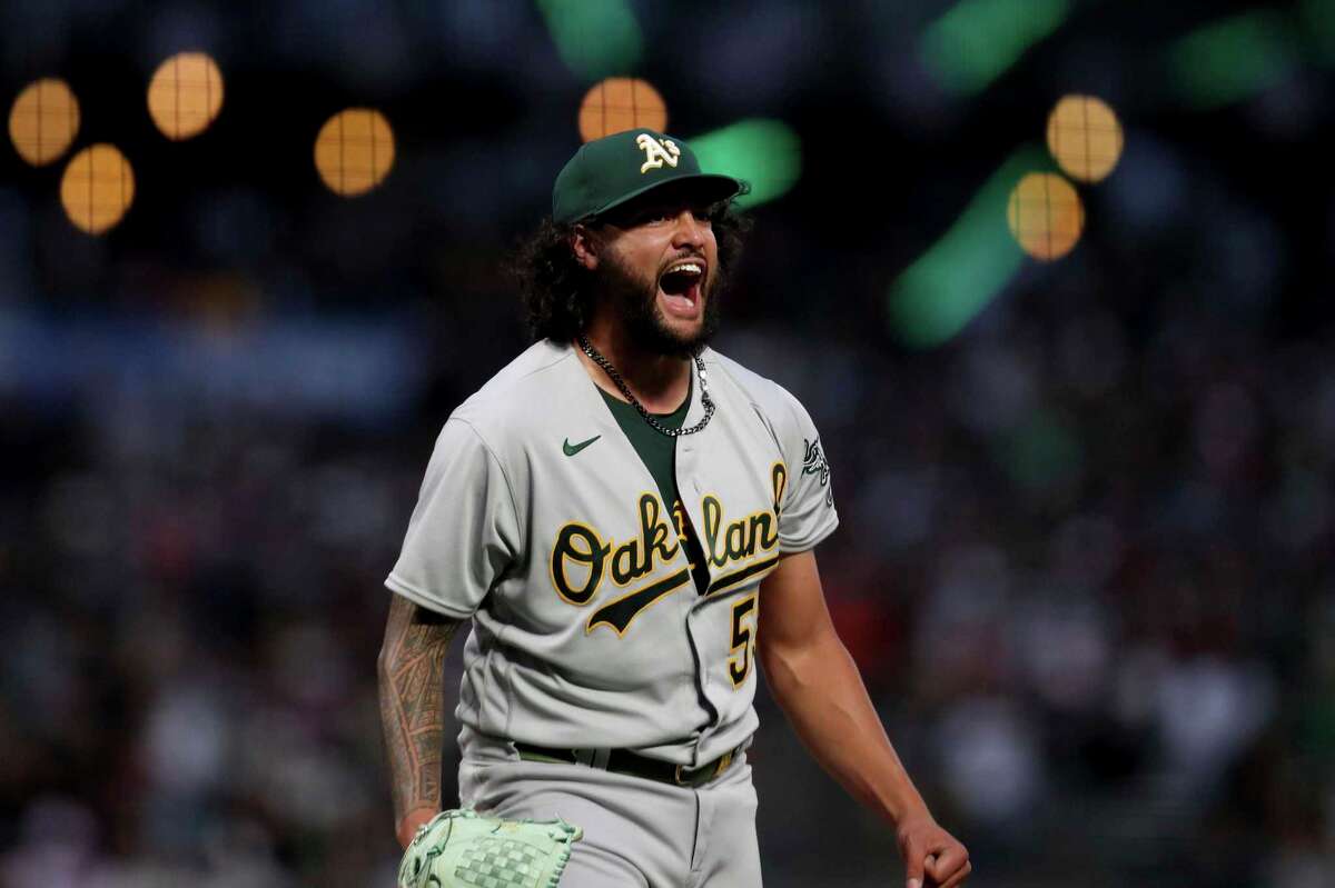 A’s fall to Giants despite Sean Manaea’s big night with the bat