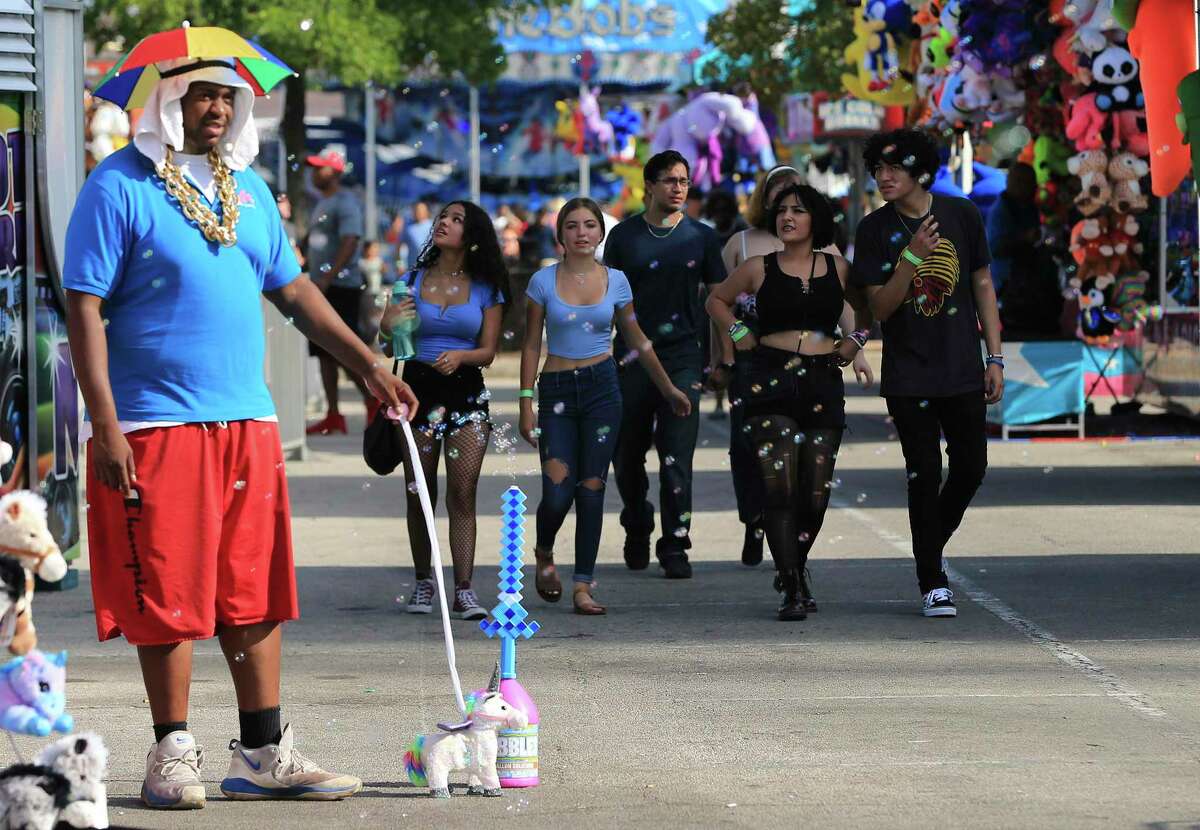 ‘I missed it’ — Fiesta Carnival brings rides and fun back to San Antonio