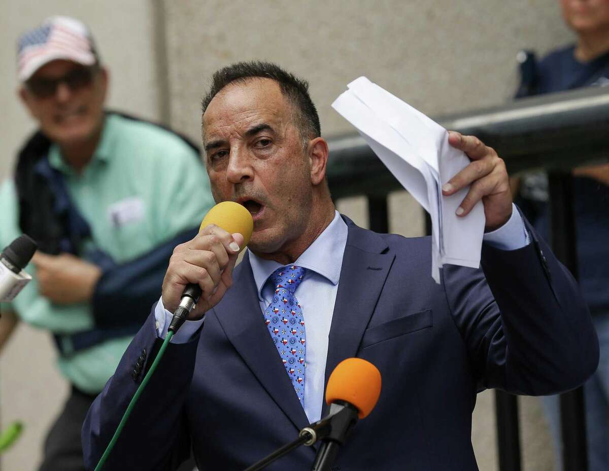 Alex Jones a no-show at former Methodist employees’ anti-vax rally