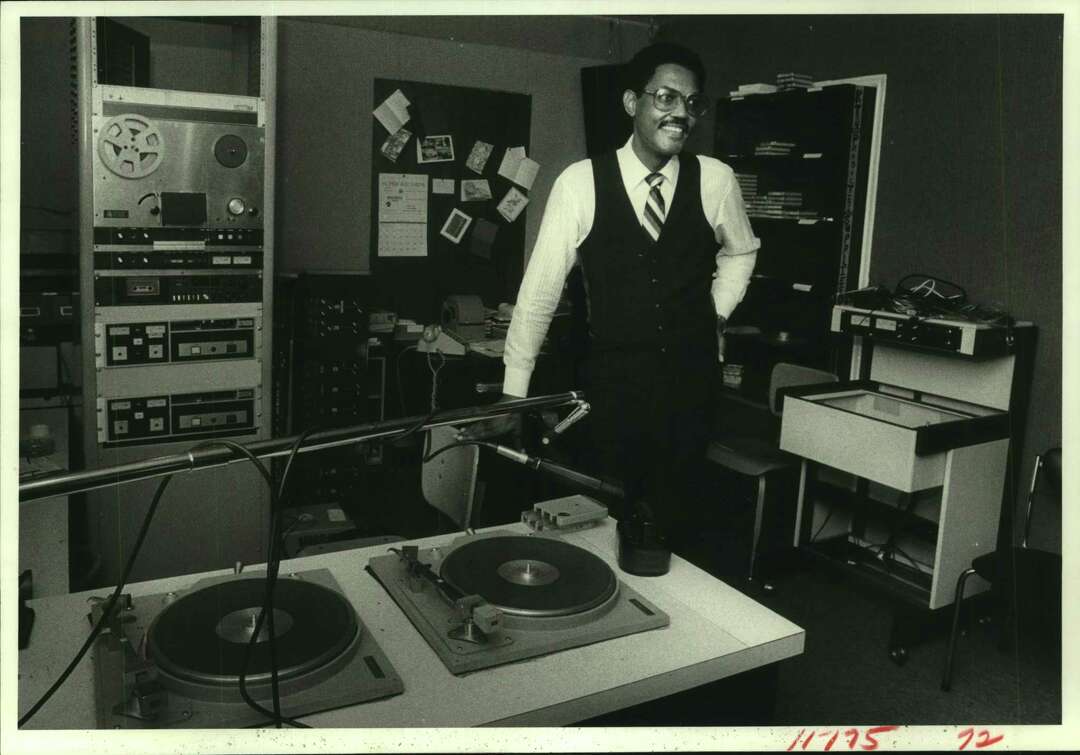 Houston's first Black television reporter Charles Porter Jr. dies at 8