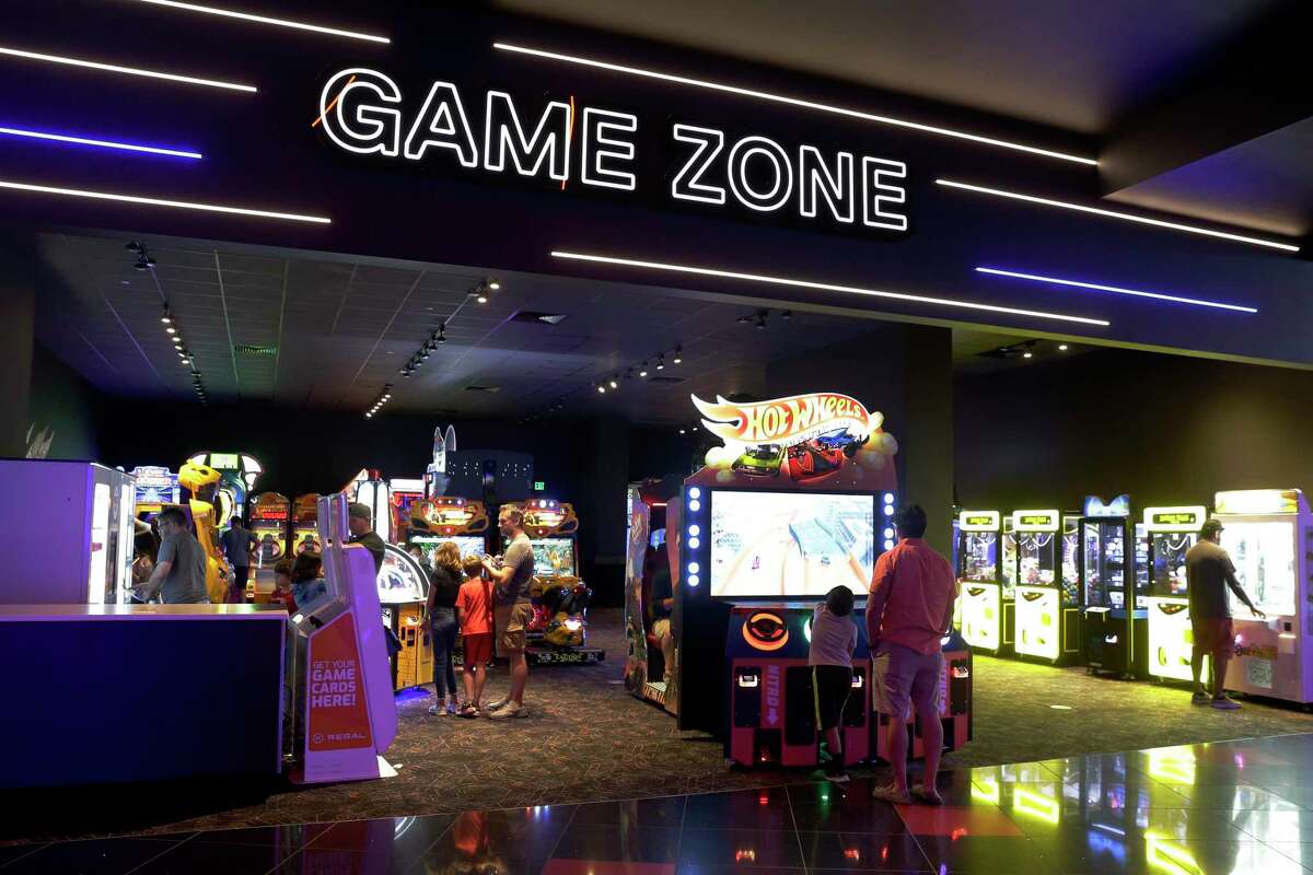 Why can't Houston get a new movie theater inside the Loop? The 'burbs ...