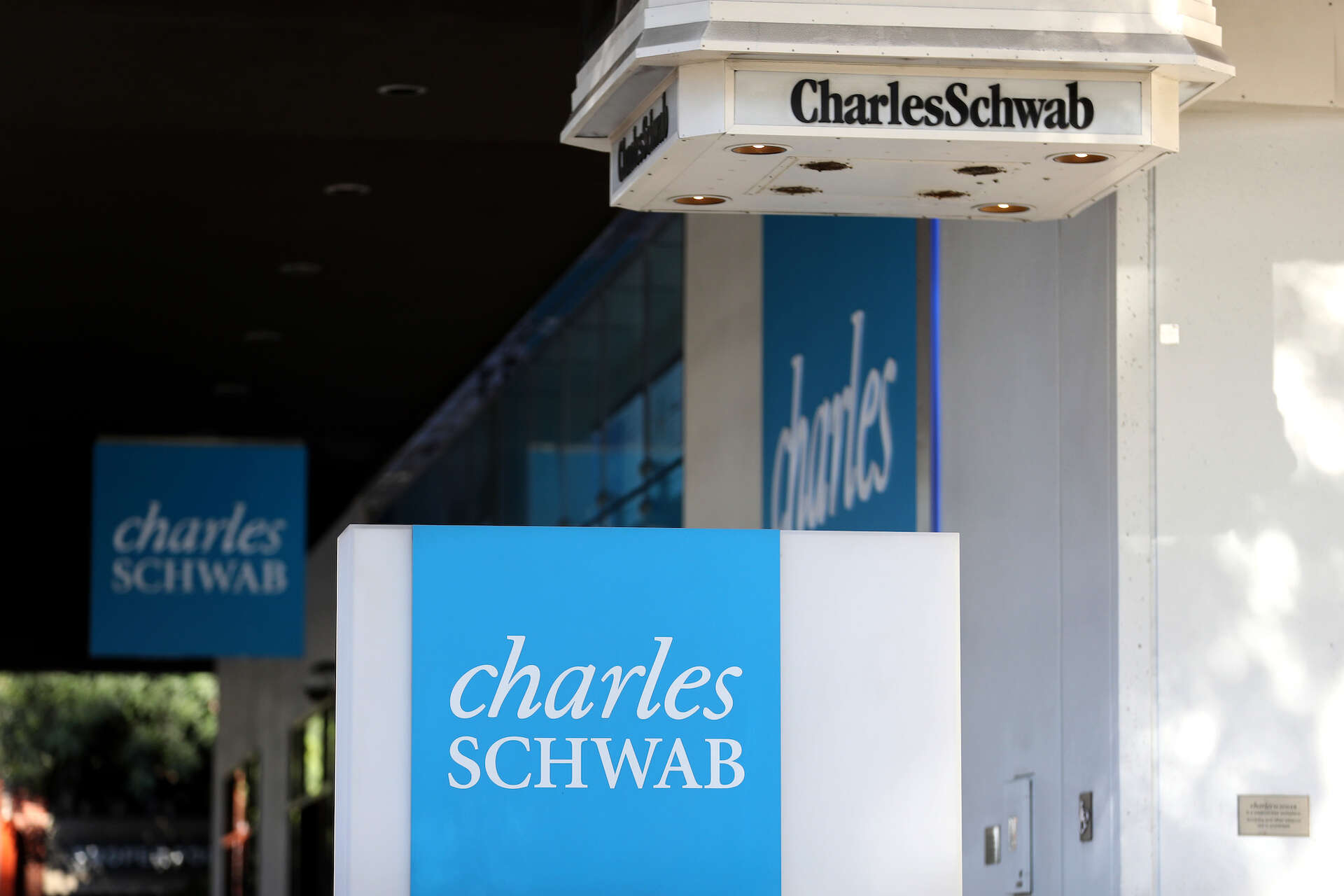 Charles Schwab’s SF HQ is up for sale after move to Texas